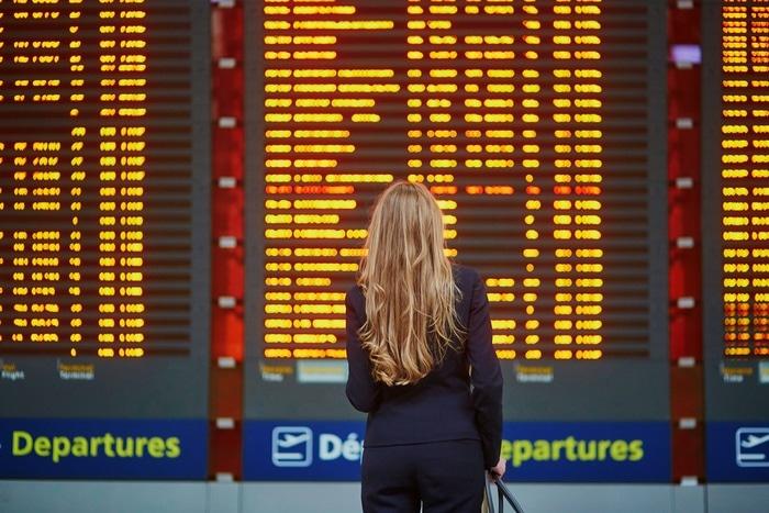 Como encontrar voos baratos com o Skyscanner | IATI Seguros